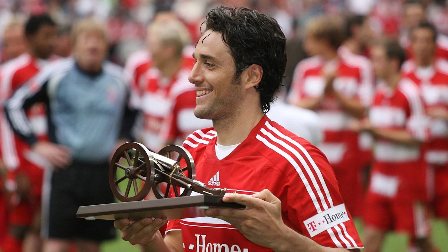 Luka Toni 3 gola Hanoveru za savršeni hat trick